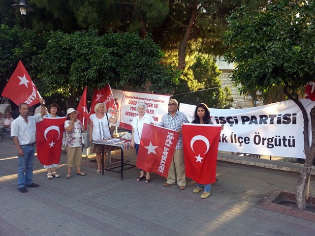 İşçi Partisi 5 Ağustos İçin İmza Masası Kurdu - Selçuk Haber